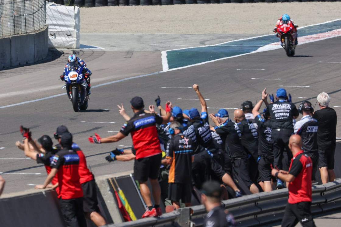 Fong Is Perfect In Superbike Sweep - SPEED SPORT