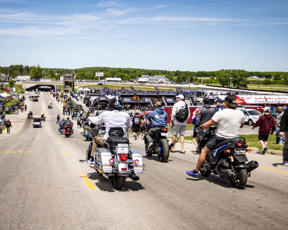 Record Road America Motorcycle Crowd - SPEED SPORT